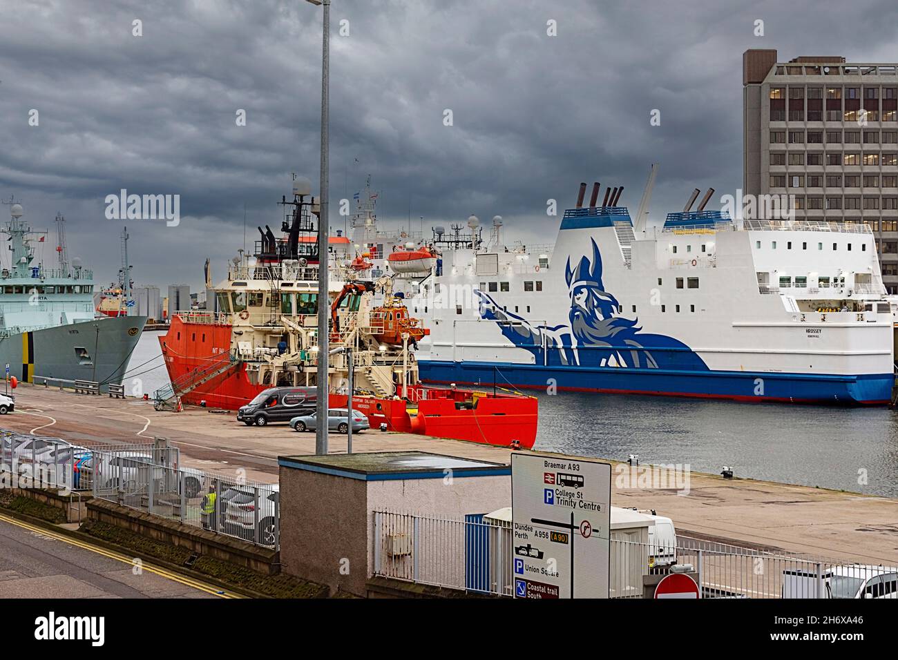 ABERDEEN CITY CENTRE SCOTLAND HARBOUR SHETLAND FERRY AND SHIPS MOORED ...