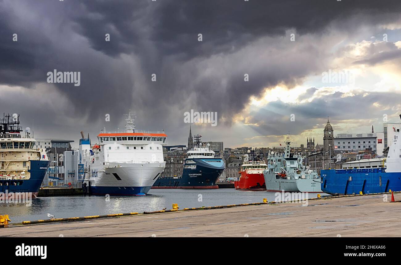 ABERDEEN CITY CENTRE SCOTLAND THE ARBOUR AT TRINITY QUAY MOORED VESSELS ...
