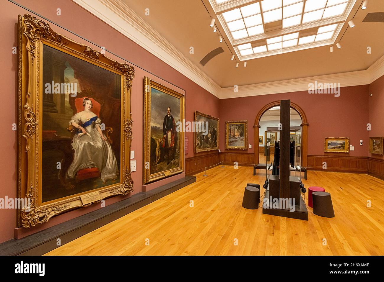 ABERDEEN CITY SCOTLAND ART GALLERY INTERIOR PAINTINGS AND COLOURED ...