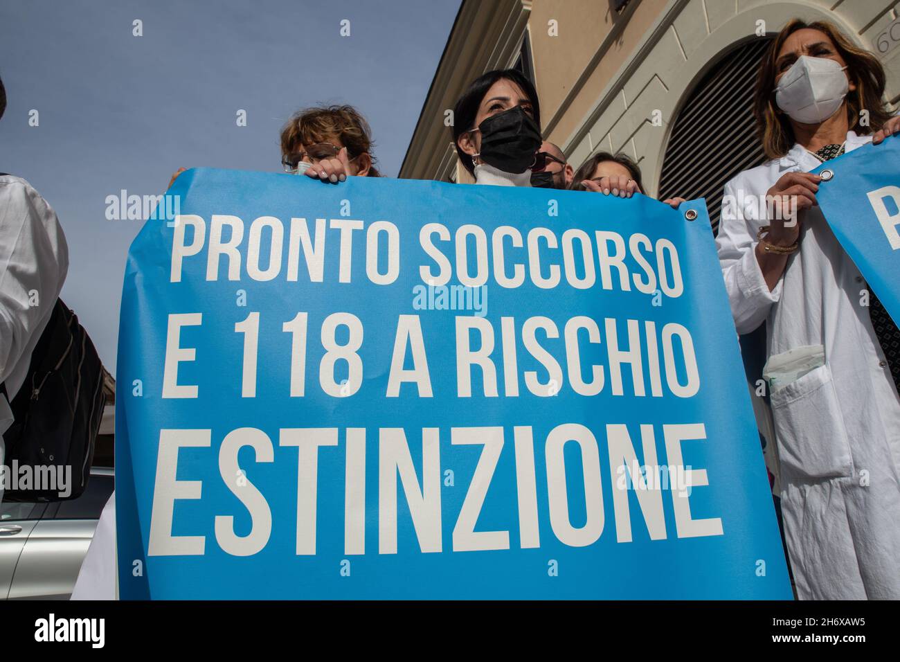 Rome, Italy. 17th Nov, 2021. Flashmob in Piazza Santi Apostoli ...