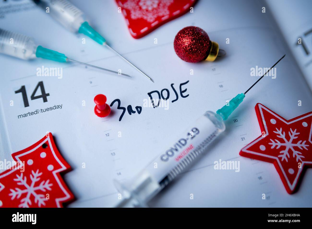 3rd pfizer shot hi-res stock photography and images - Alamy