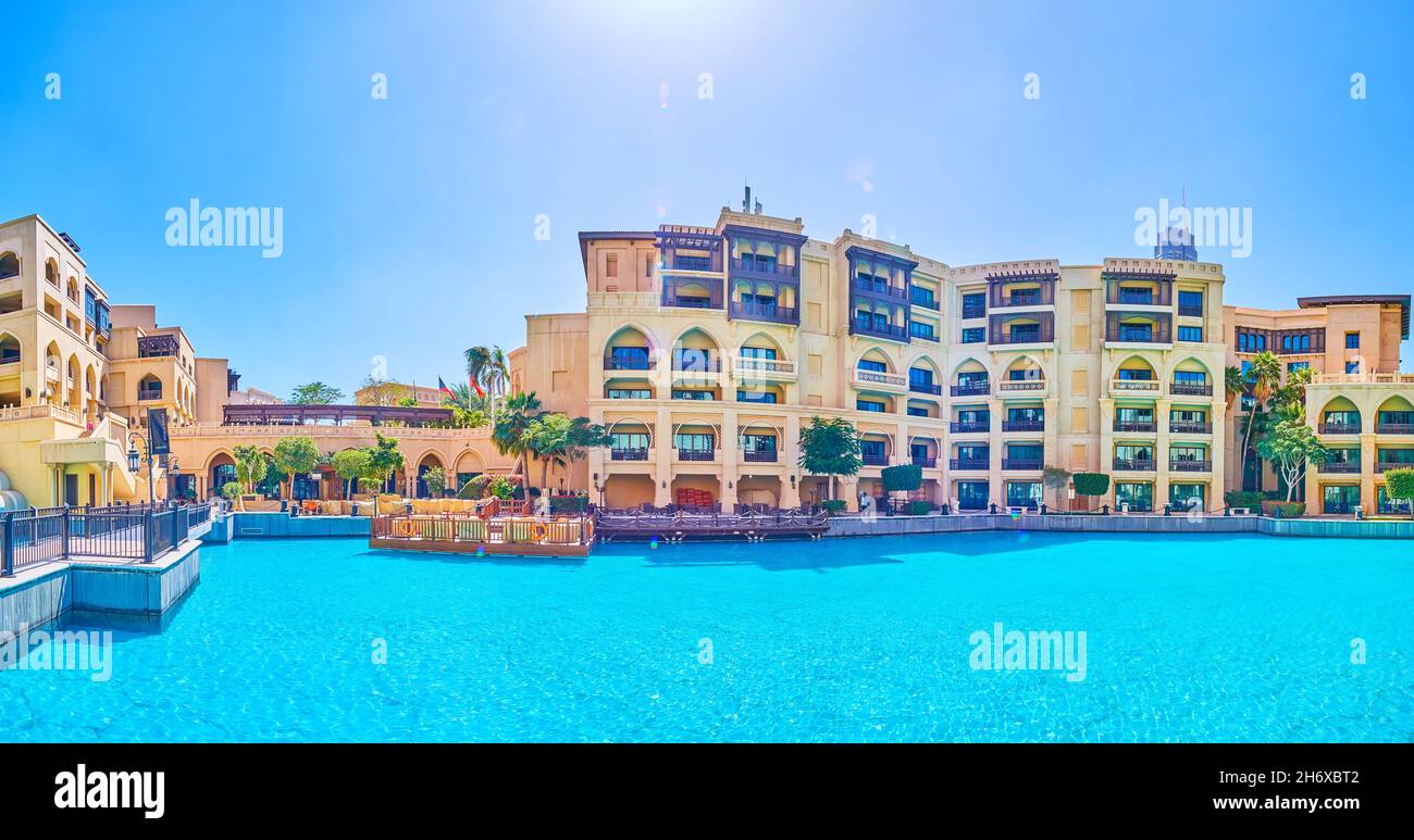 Panorama of inner courtyard Old Town Island complex with pool, the fine ...