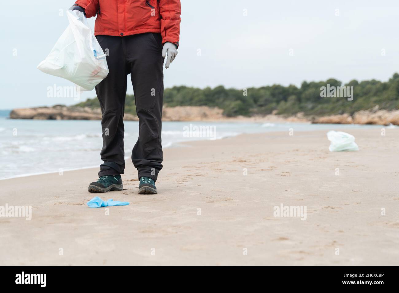 Microplastics hand hi-res stock photography and images - Alamy
