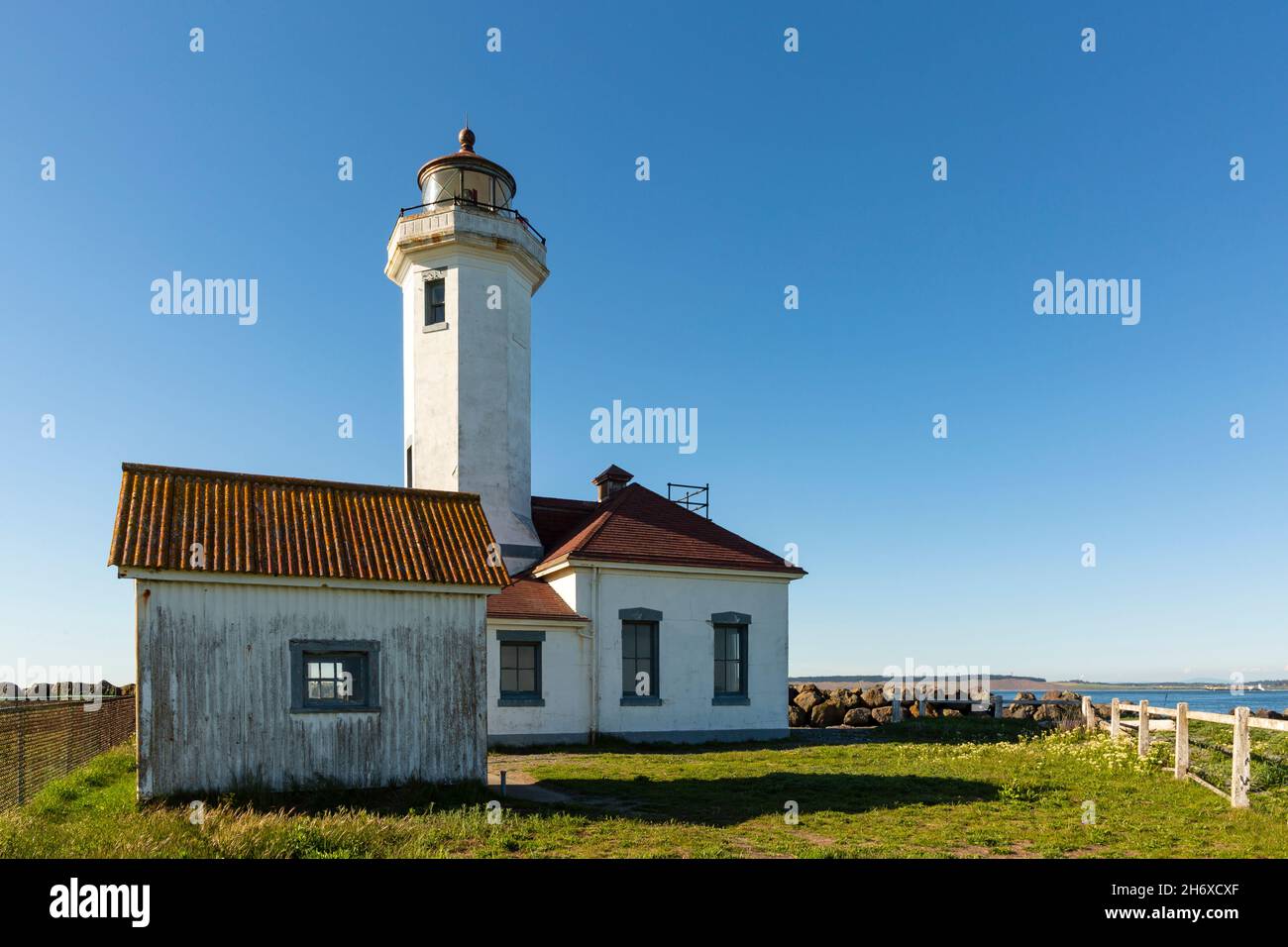 WA19779-00...WASHINGTON - Point Wilson Lighthouse overlooking the ...