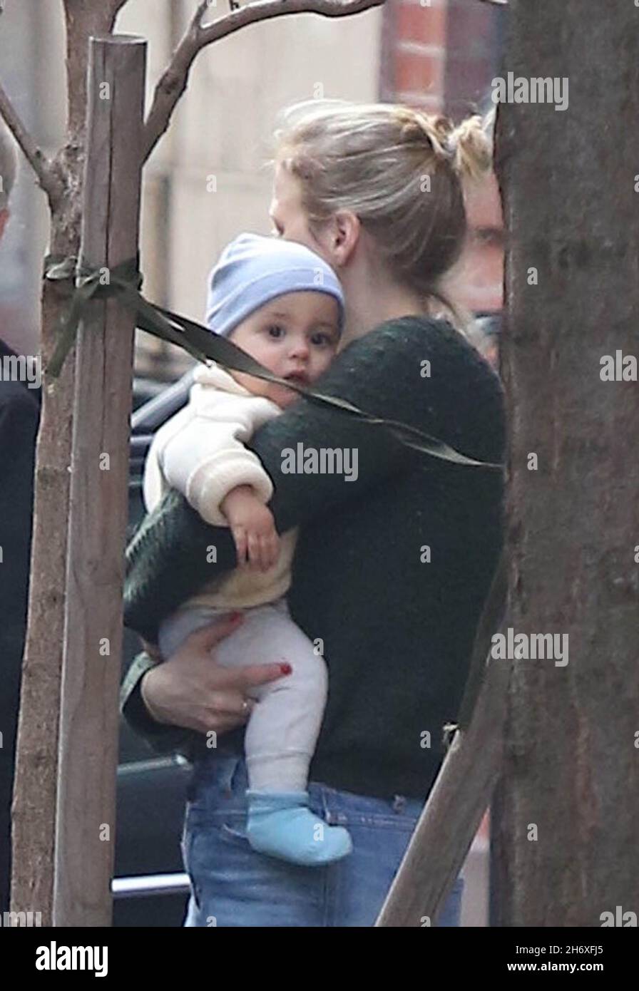 Exclusive - New York - NY - 12/22/2019- Mamie Gummer and son (9 month ...