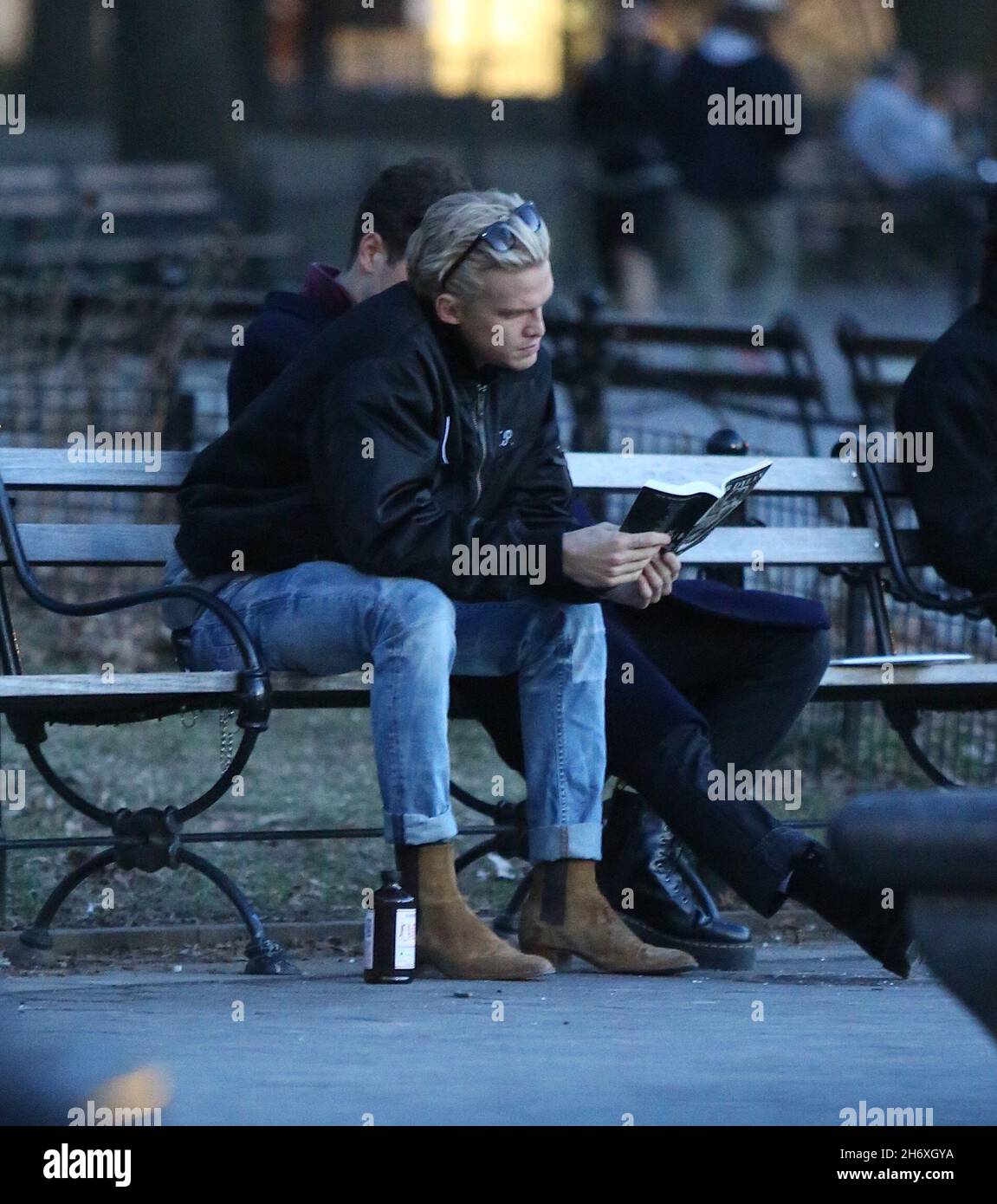 New York - NY - 12/23/2019- Cody Simpson shopping with a friend in ...