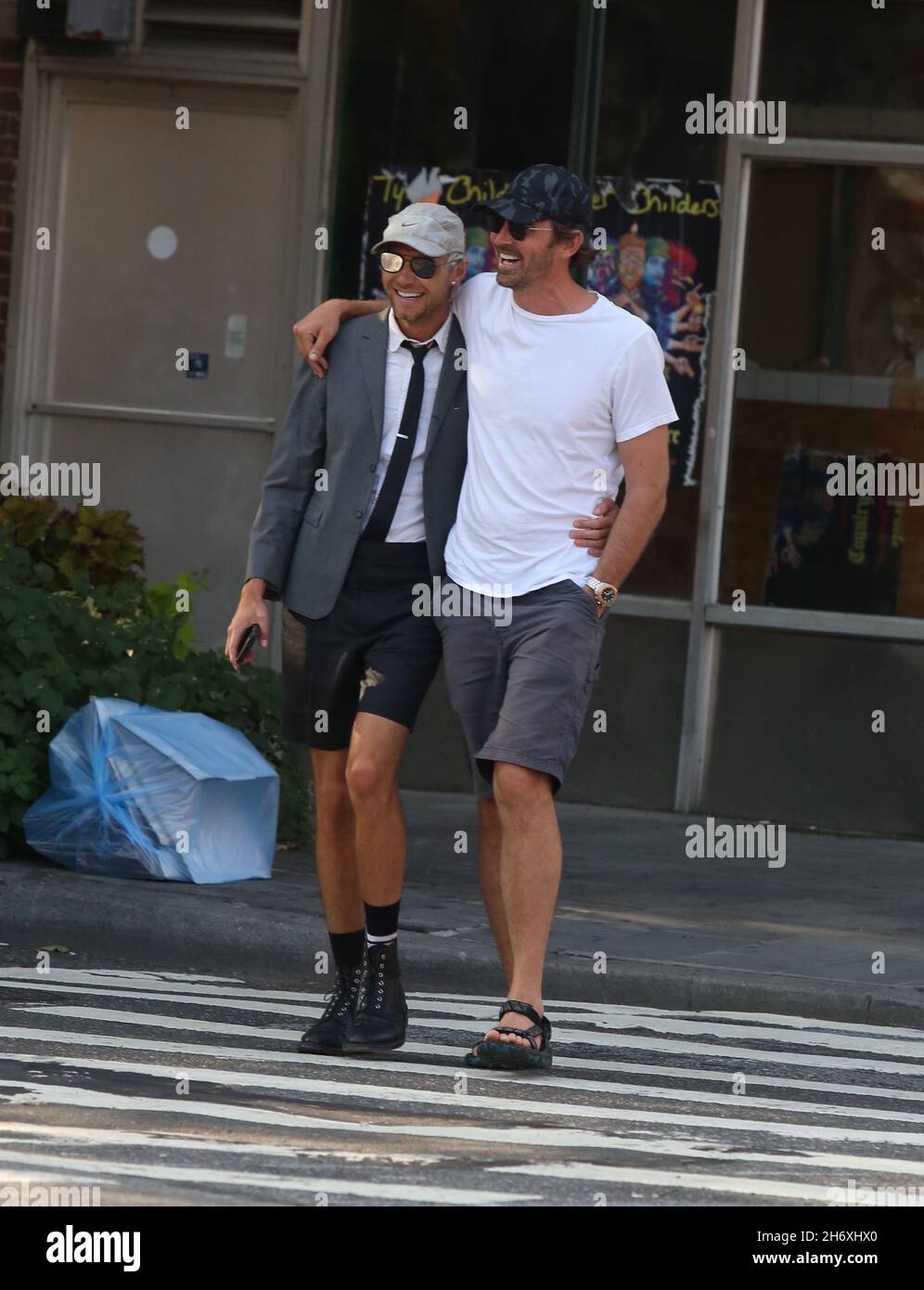 New York - NY - 08/16/2019 - Lee Pace and boyfriend Matt Foley leaving ...