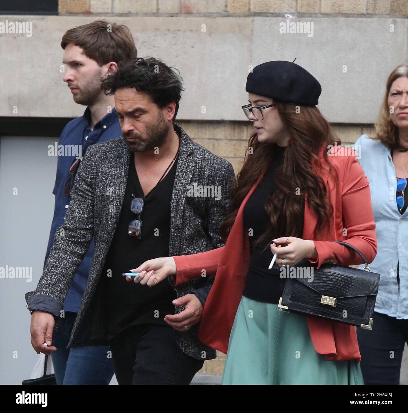 New York - NY - 05/18/2019 - Johnny Galecki and Pregnant Girlfriend ...