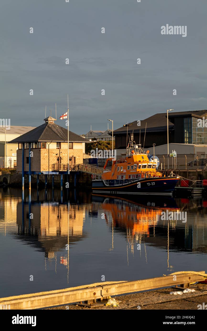 BUCKIE, MORAY, SCOTLAND - 28 OCTOBER 2021: This is the sundown on a ...