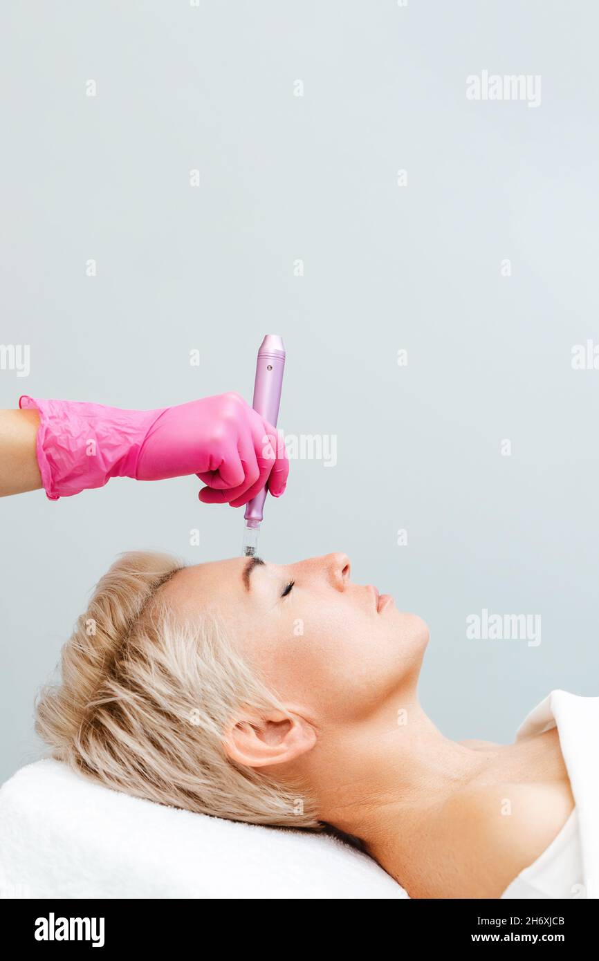 Mesotherapy session hi-res stock photography and images - Alamy