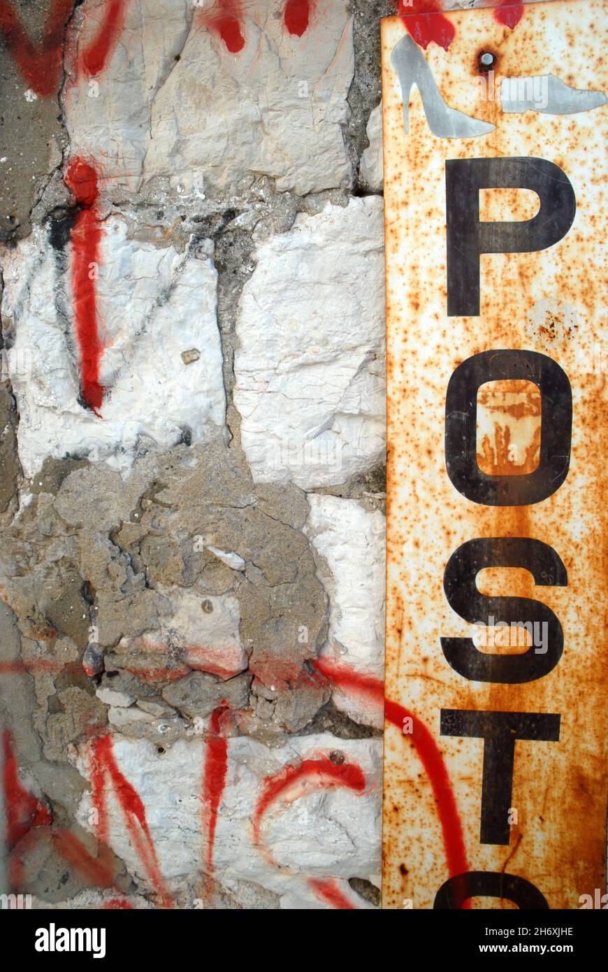 Post box sign, Dubrovnik, Croatia Stock Photo - Alamy
