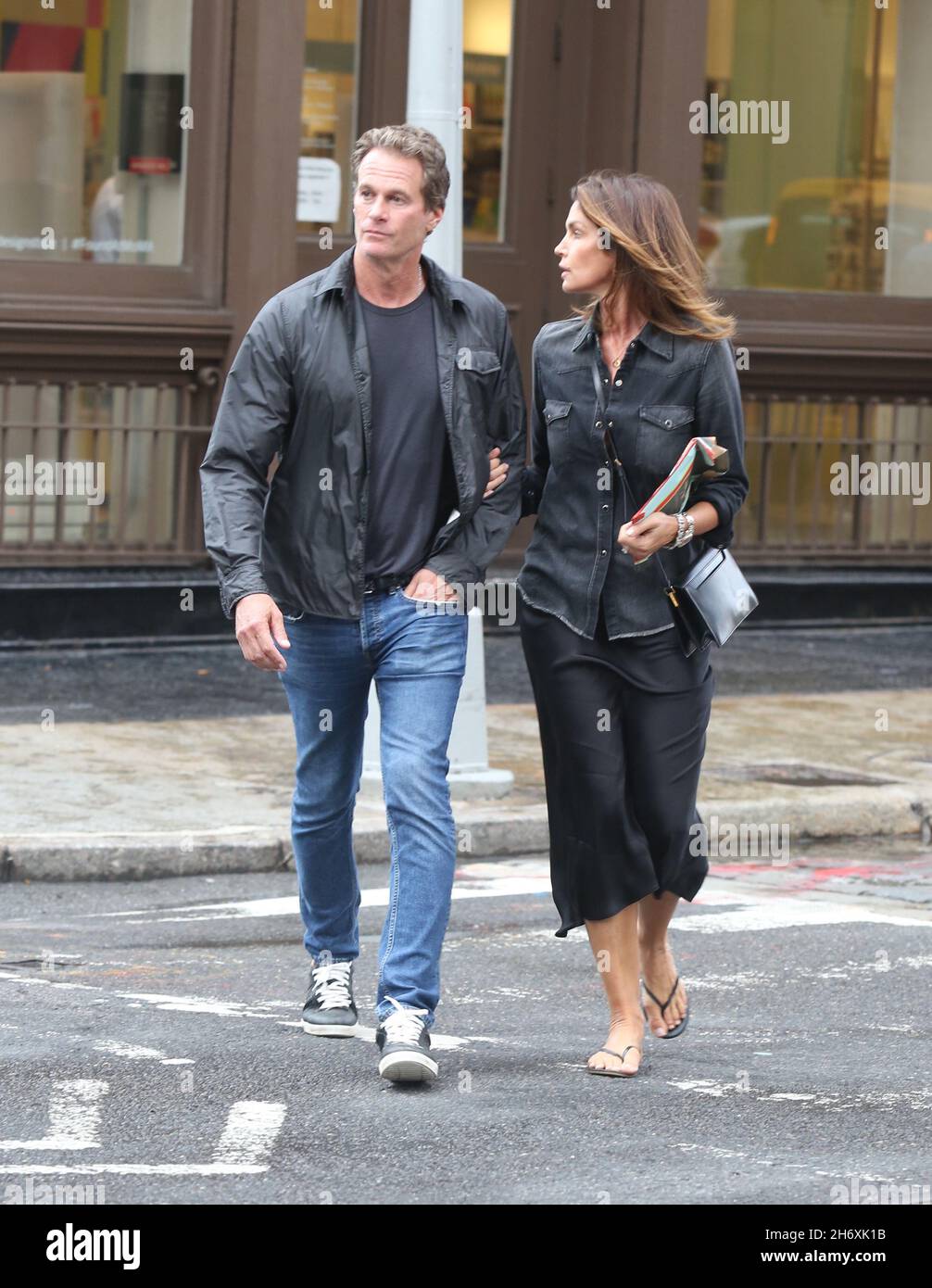 New York - NY - 09/02/2019 - Cindy Crawford and Rande Gerber stopping ...