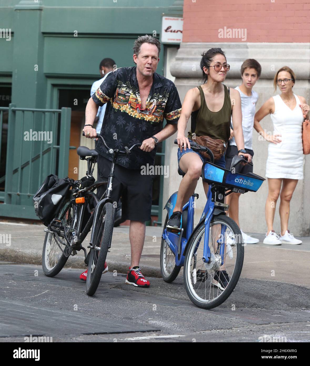 New York - NY - 07/20/2019 - Dean Winters and his girlfriend stopping ...