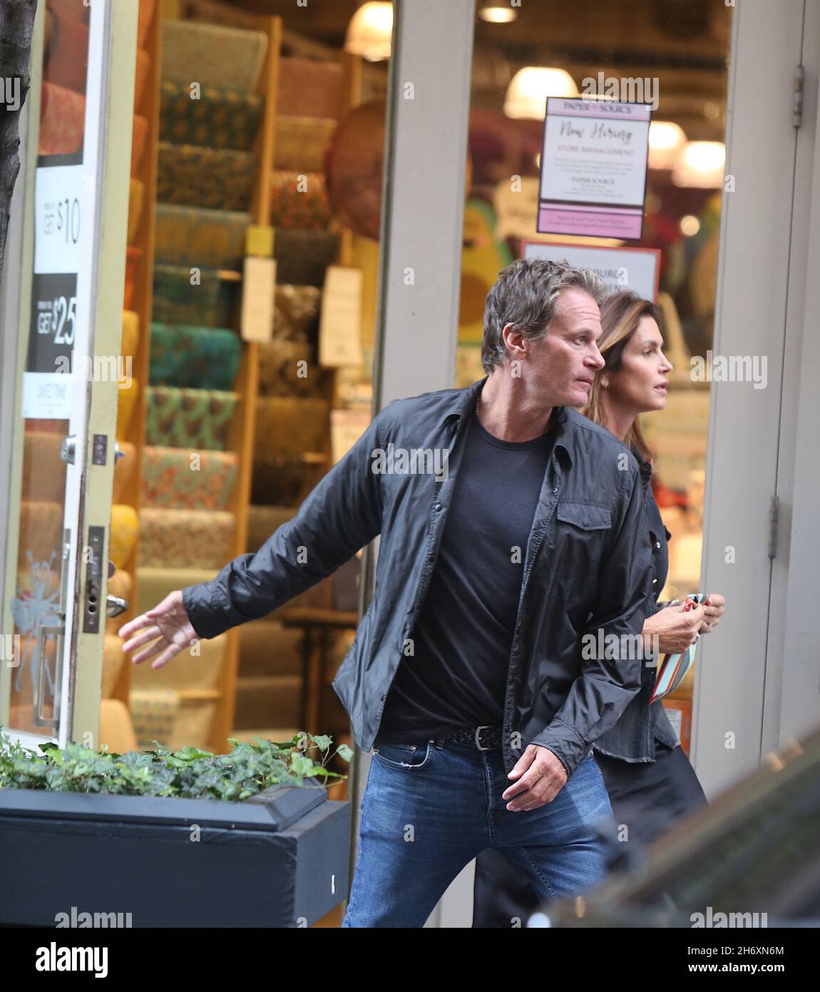 New York - NY - 09/02/2019 - Cindy Crawford and Rande Gerber stopping ...