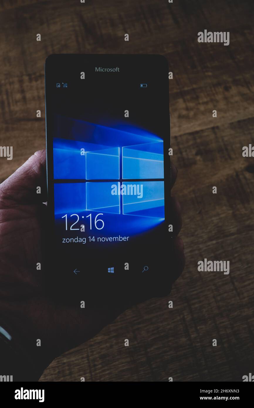 Microsoft lumia hi-res stock photography and images - Alamy