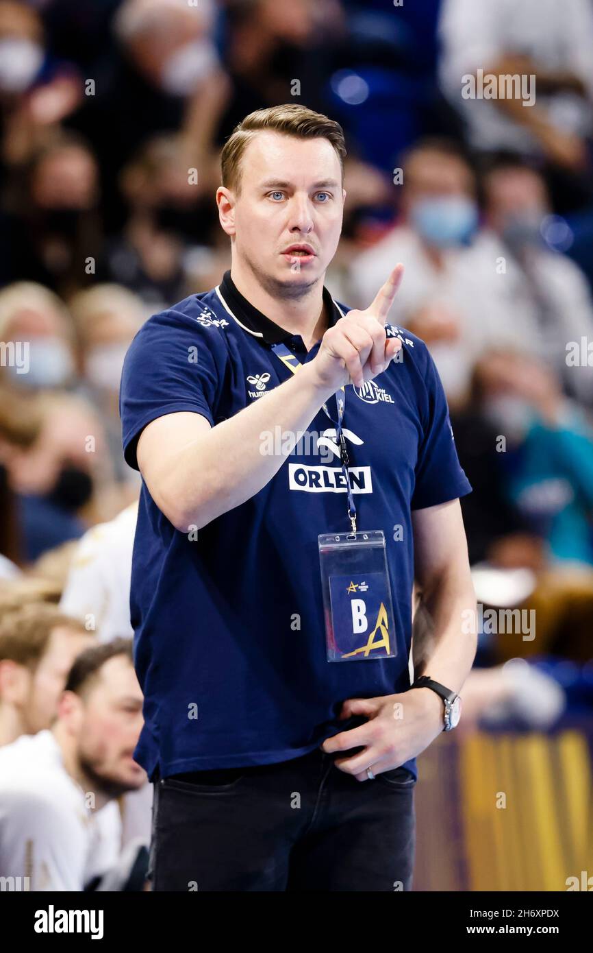 Kiel, Germany. 18th Nov, 2021. Handball: Champions League, THW Kiel ...