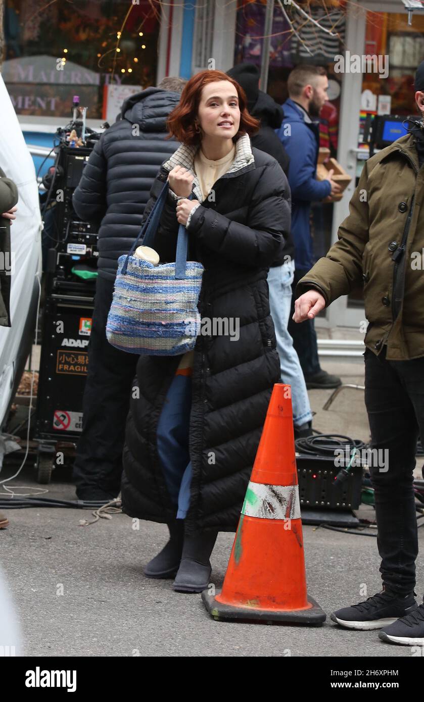 New York - NY - 12/16/2019- Zoey Deutch on the Set of The Politician in ...