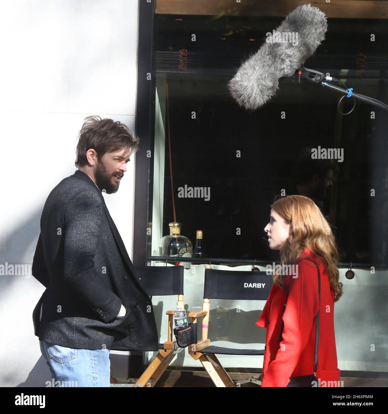 New York - NY - 11/01/2019 - Anna Kendrick and Nick Thune on the set of ...
