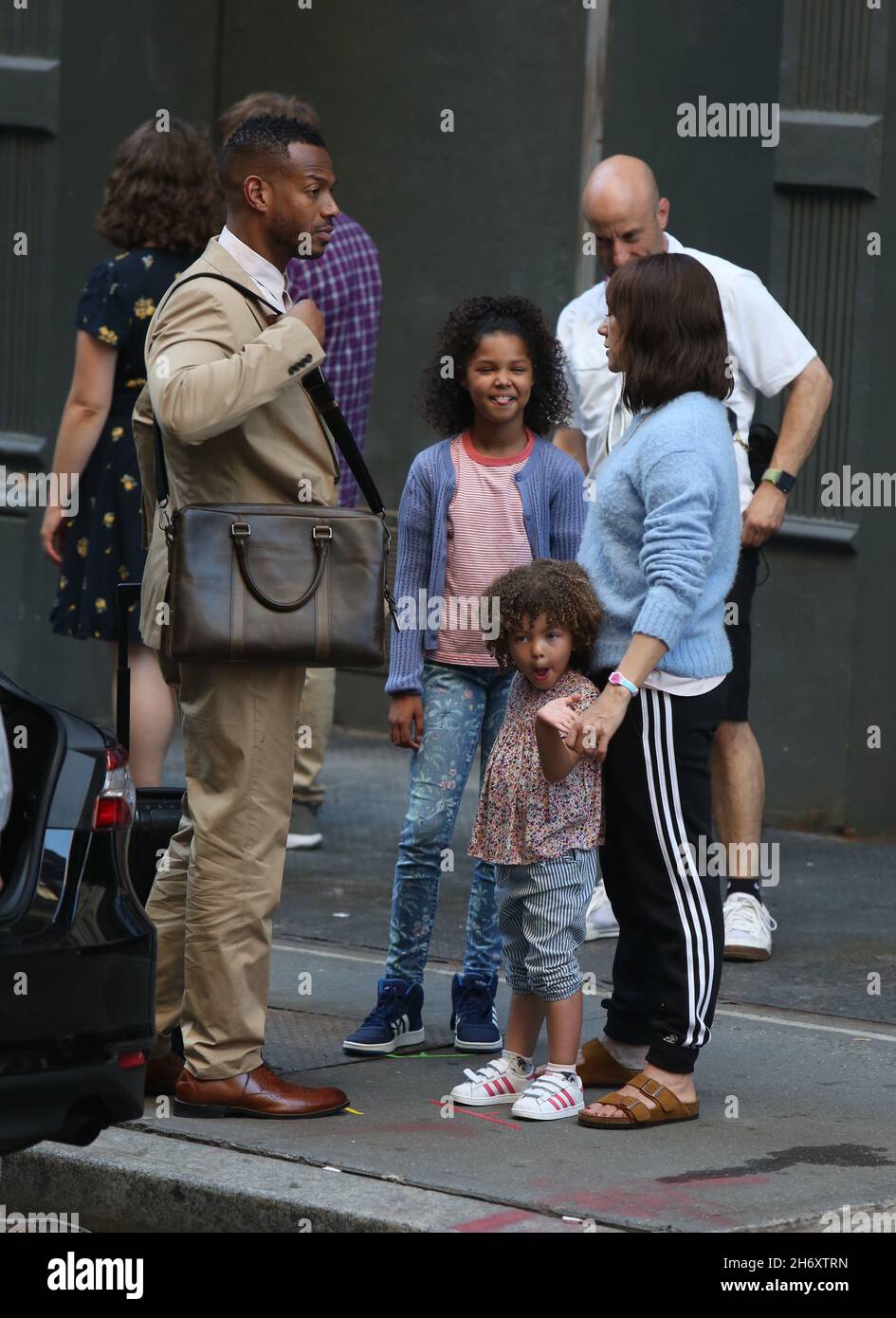 New York - NY - 06/26/2019 - Rashida Jones and Marlon Wayans on the set ...