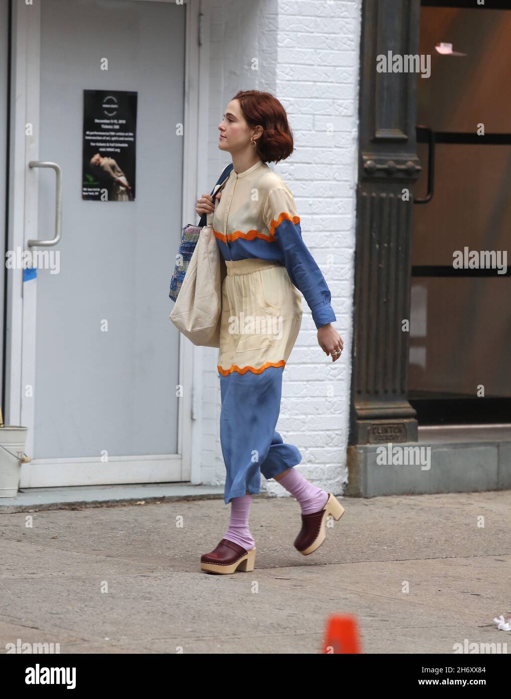 New York - NY - 12/16/2019- Zoey Deutch on the Set of The Politician in ...