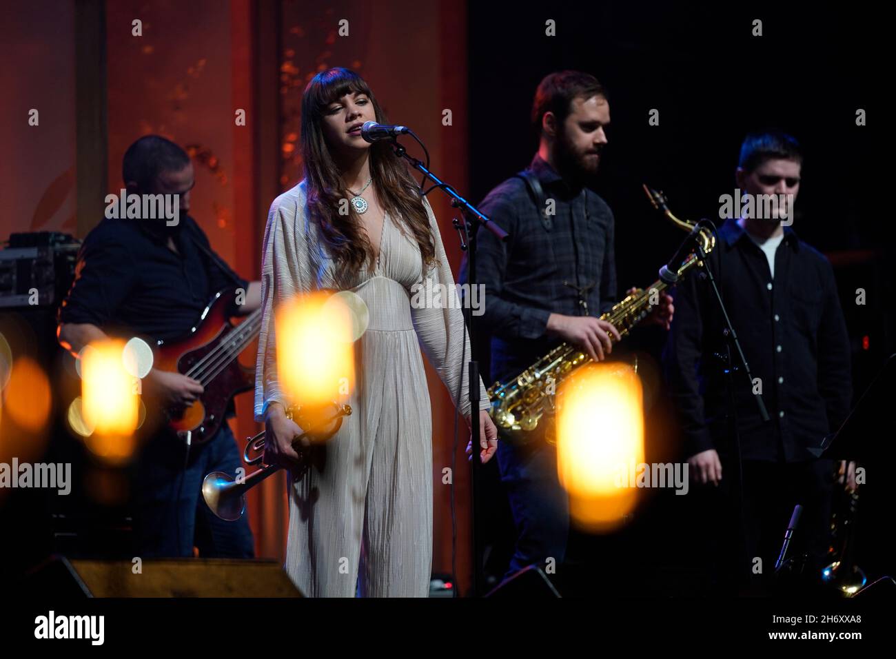 Susan oneill performing hi-res stock photography and images - Alamy