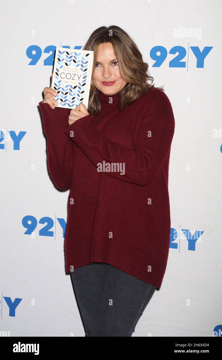 New York - NY - 20190212 - Isabel Gillies in Conversation with Mariska ...