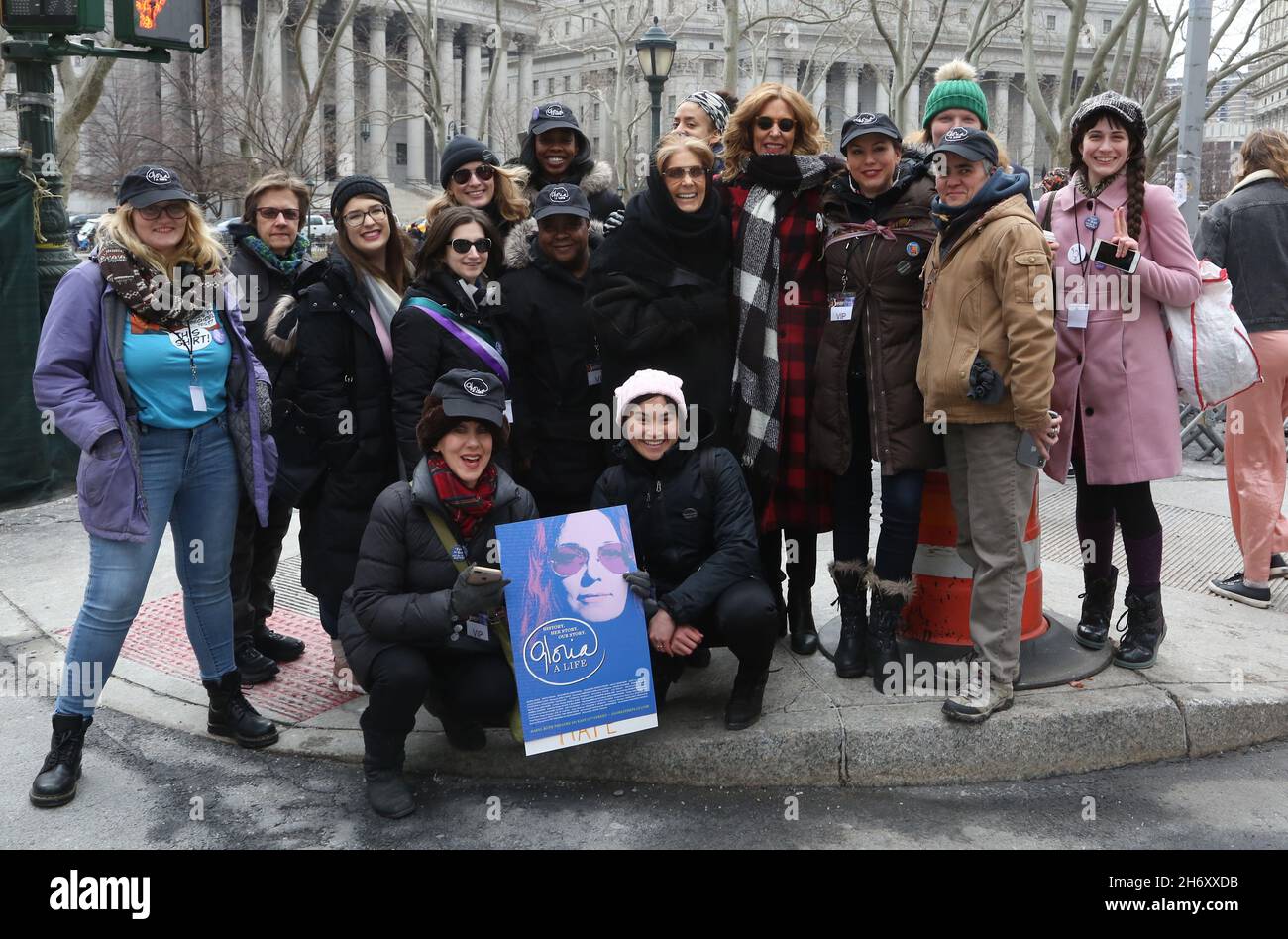 New York - NY - 20190119 - Gloria Steinem and the cast of the Off ...