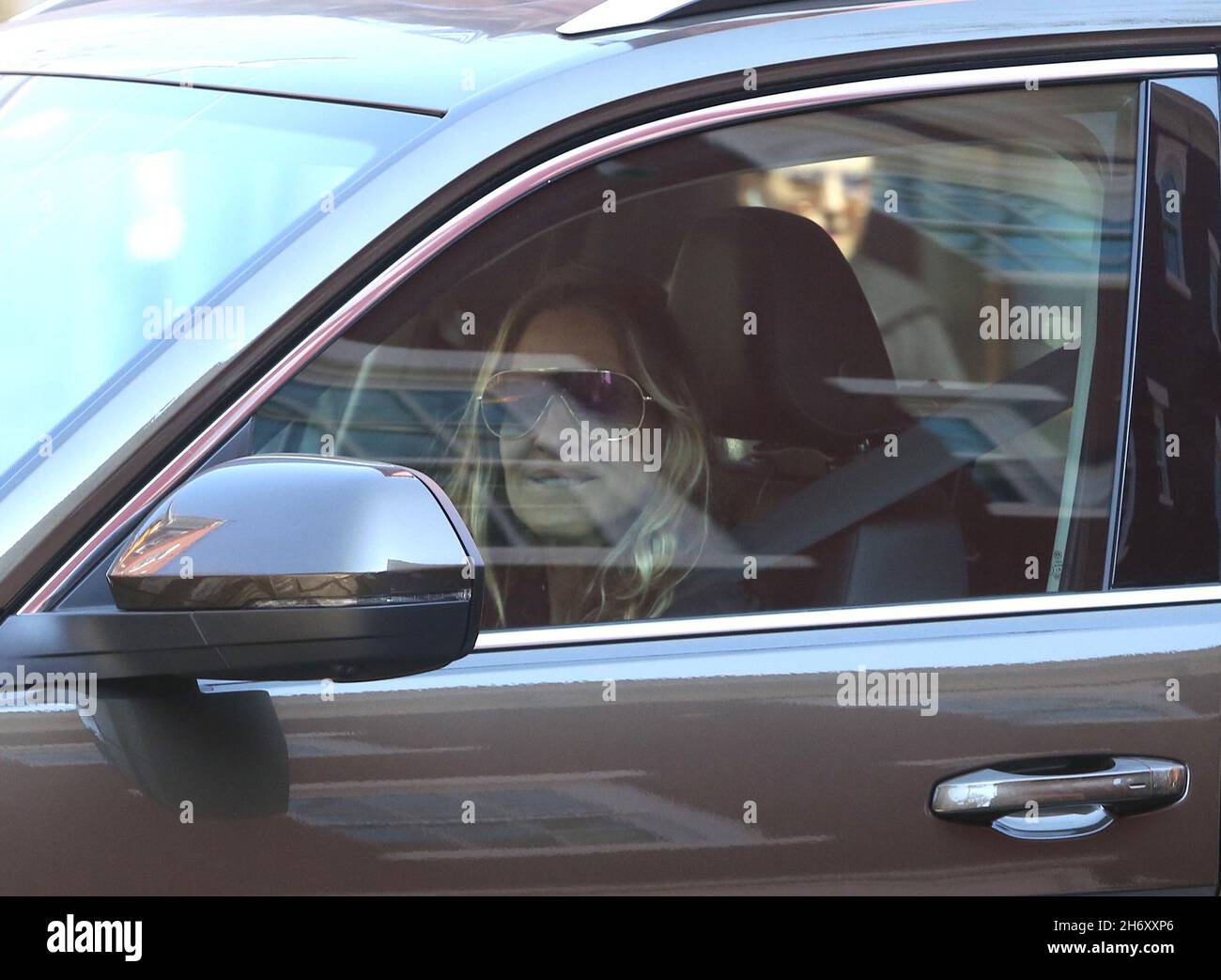 New York - NY - 04/14/2019 - Sarah Jessica Parker Driving Her Car in ...