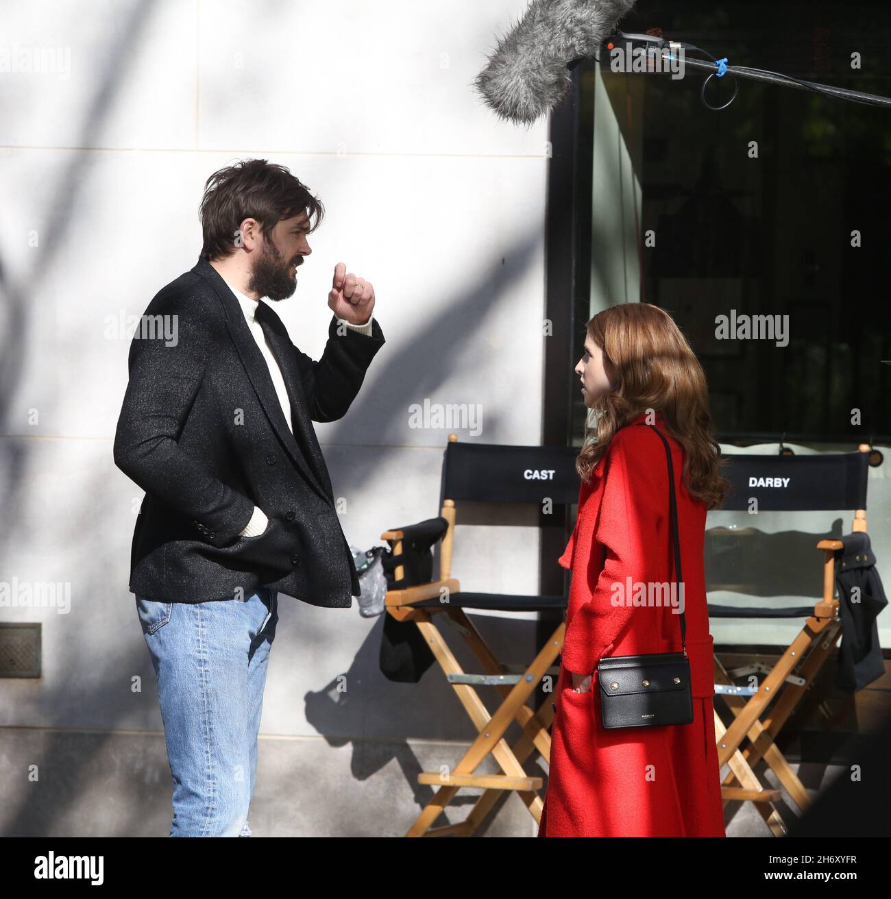 New York - NY - 11/01/2019 - Anna Kendrick and Nick Thune on the set of ...
