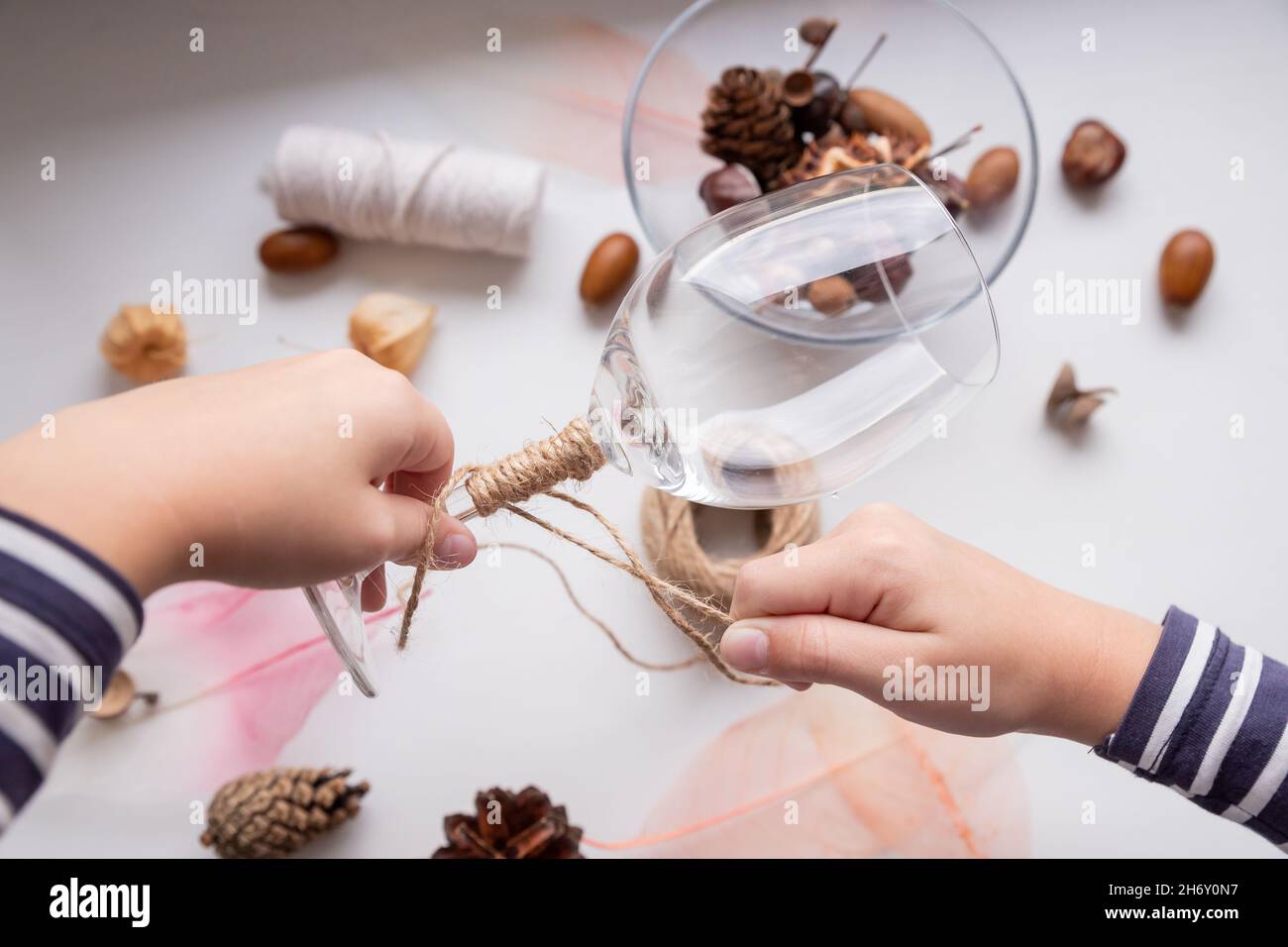 Step by step DIY instruction for DIY craft. Pencil stand made of cans ...