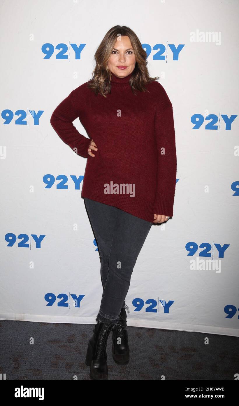 New York - NY - 20190212 - Isabel Gillies in Conversation with Mariska ...