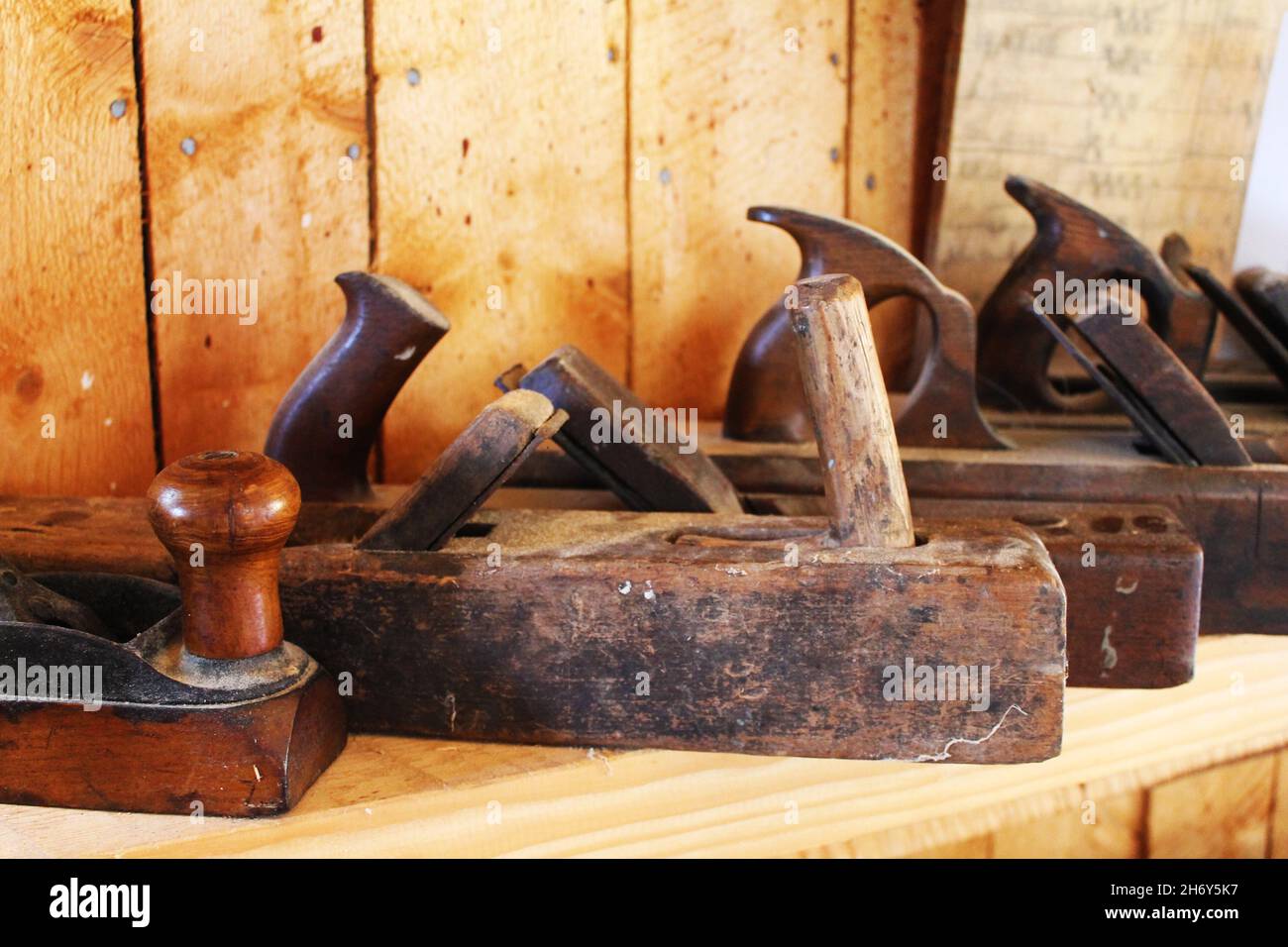 Old fashioned carpenters planes hi-res stock photography and images - Alamy