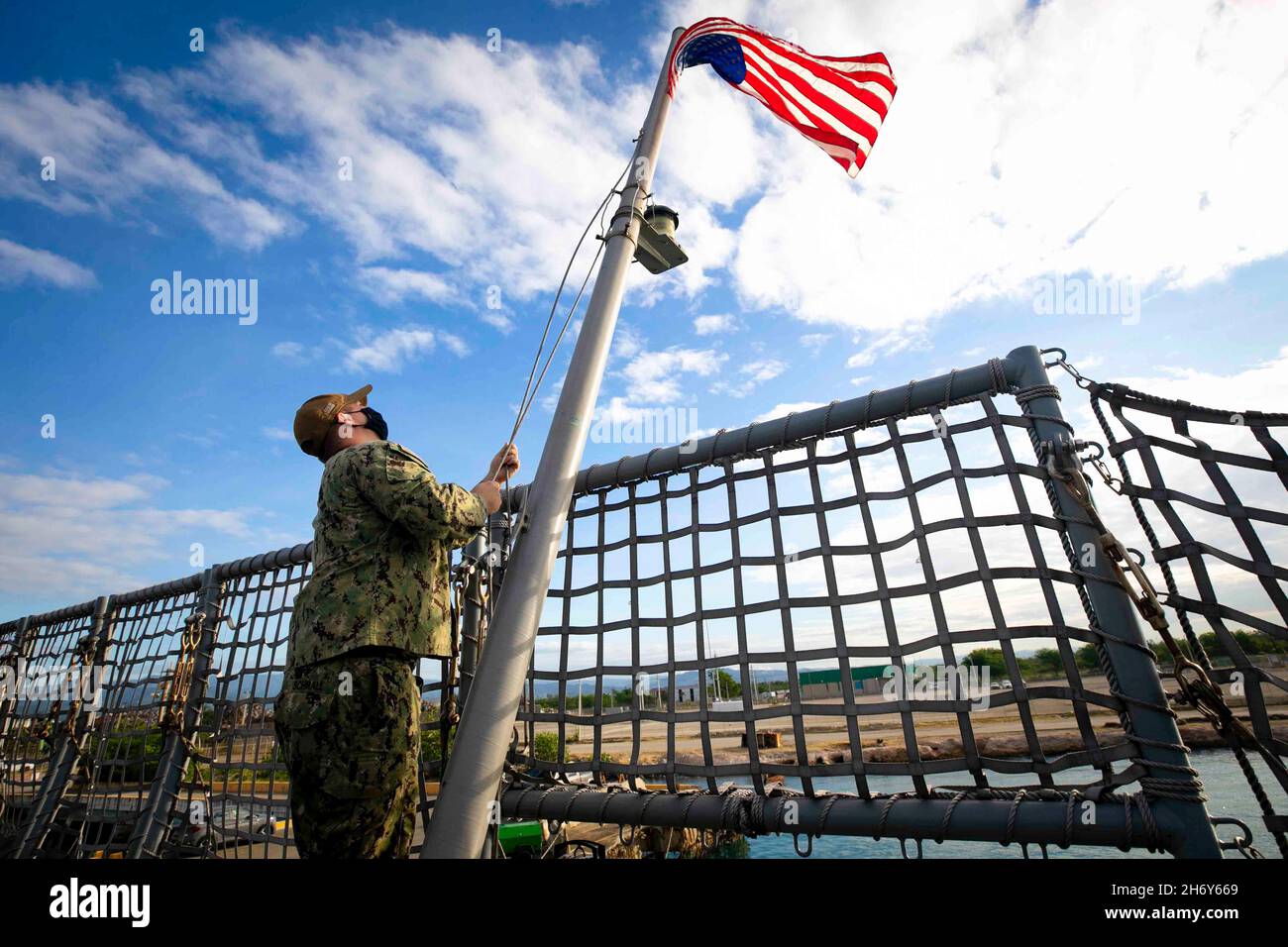 Puerto Rico. 9th Nov, 2021. Aviation Structural Mechanic 2nd Class ...