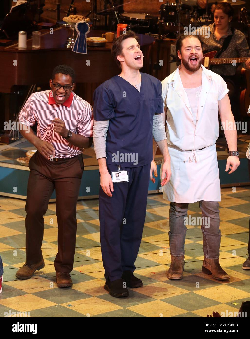 New York - NY - 20190107 - Waitress Curtain Call with Sara Bareilleswho ...