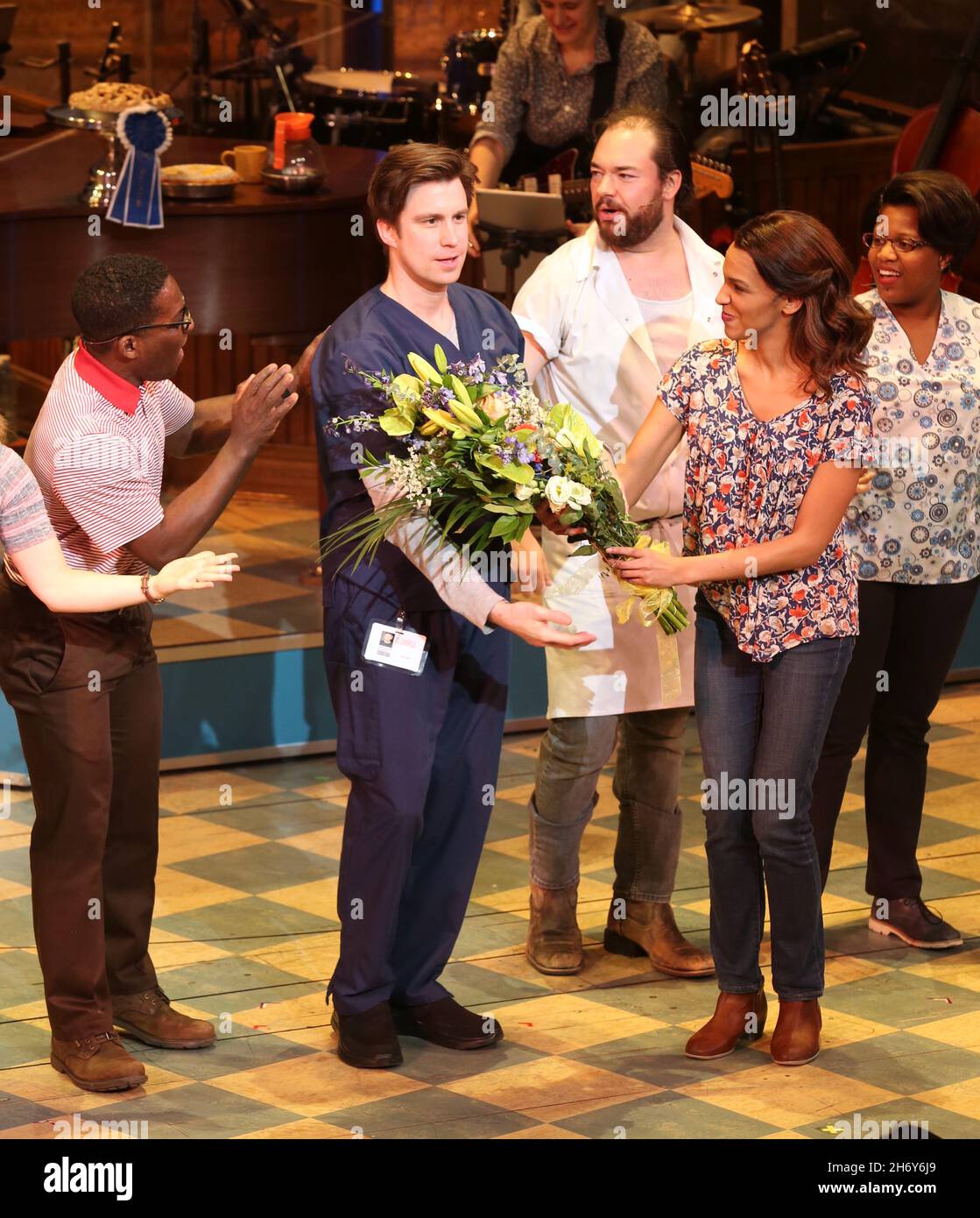 New York - NY - 20190107 - Waitress Curtain Call with Sara Bareilleswho ...