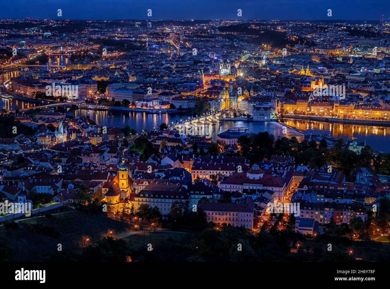 Tower viewpoint hi-res stock photography and images - Alamy
