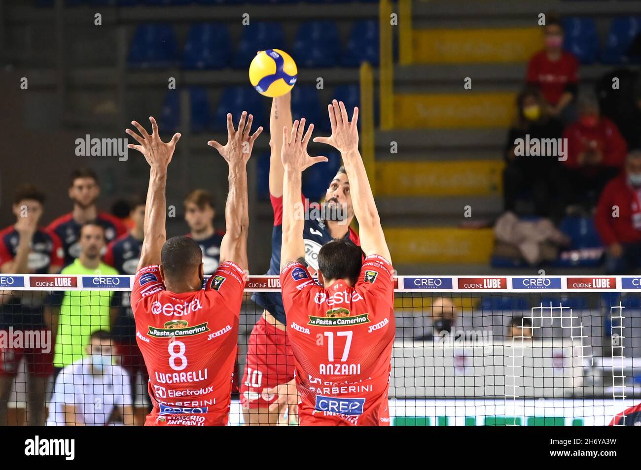 Giulio sabbi prisma taranto block hi-res stock photography and images ...