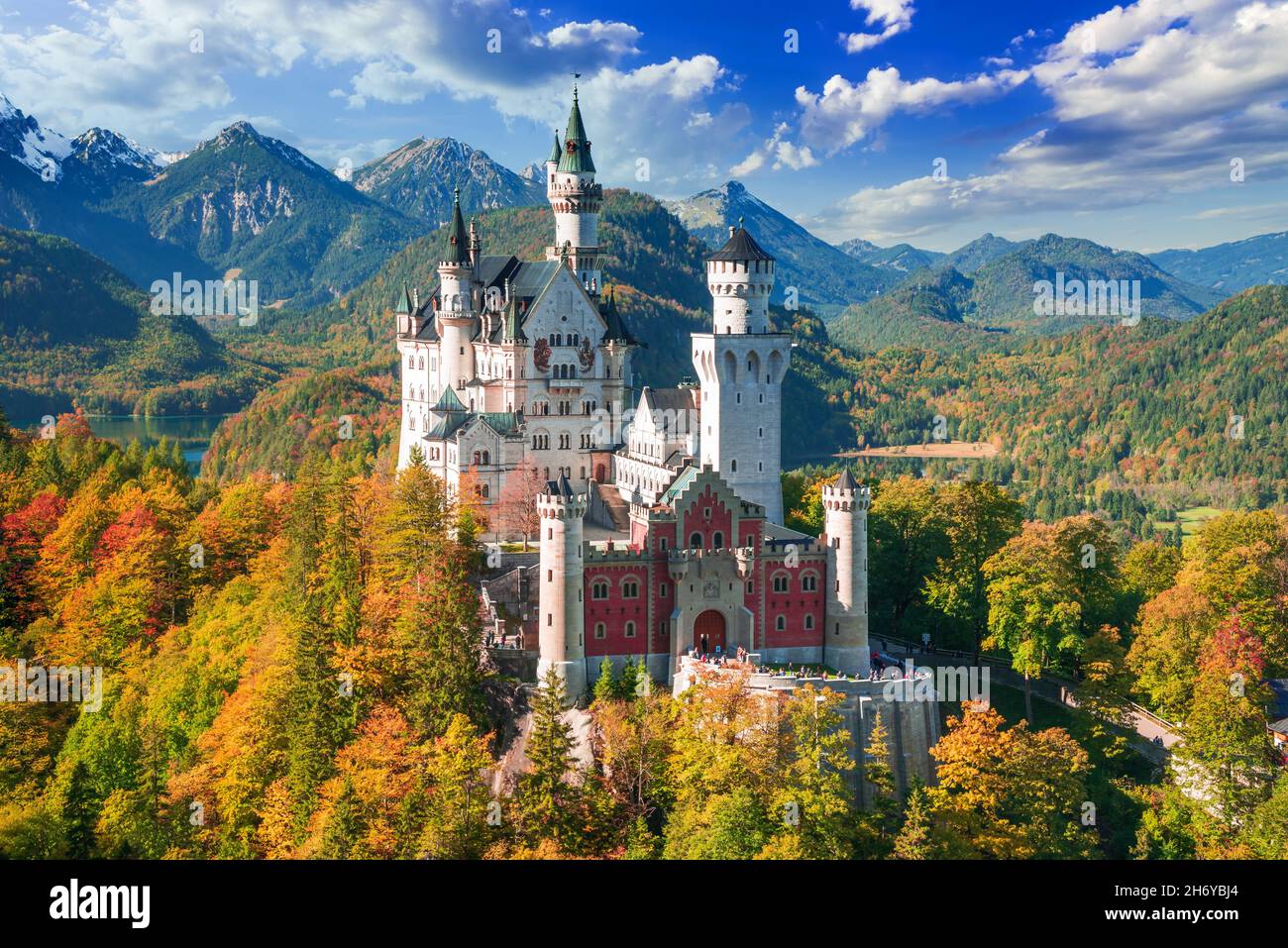 Neuschwanstein, Bavaria - Famous Schloss Neuschwanstein Castle, Germany in beautiful autumn ...