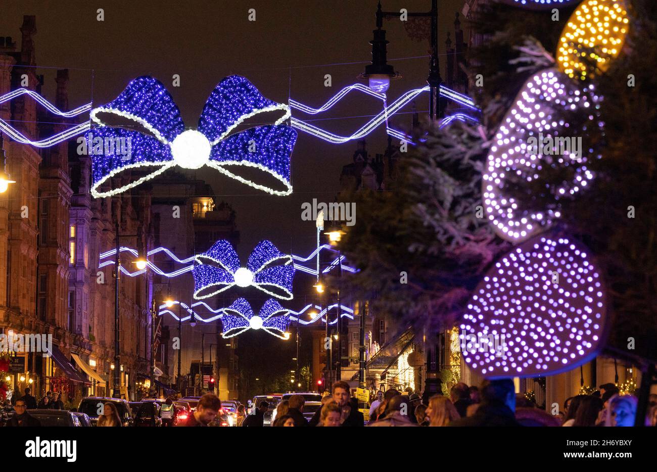 Editorial only mount street hi-res stock photography and images - Alamy