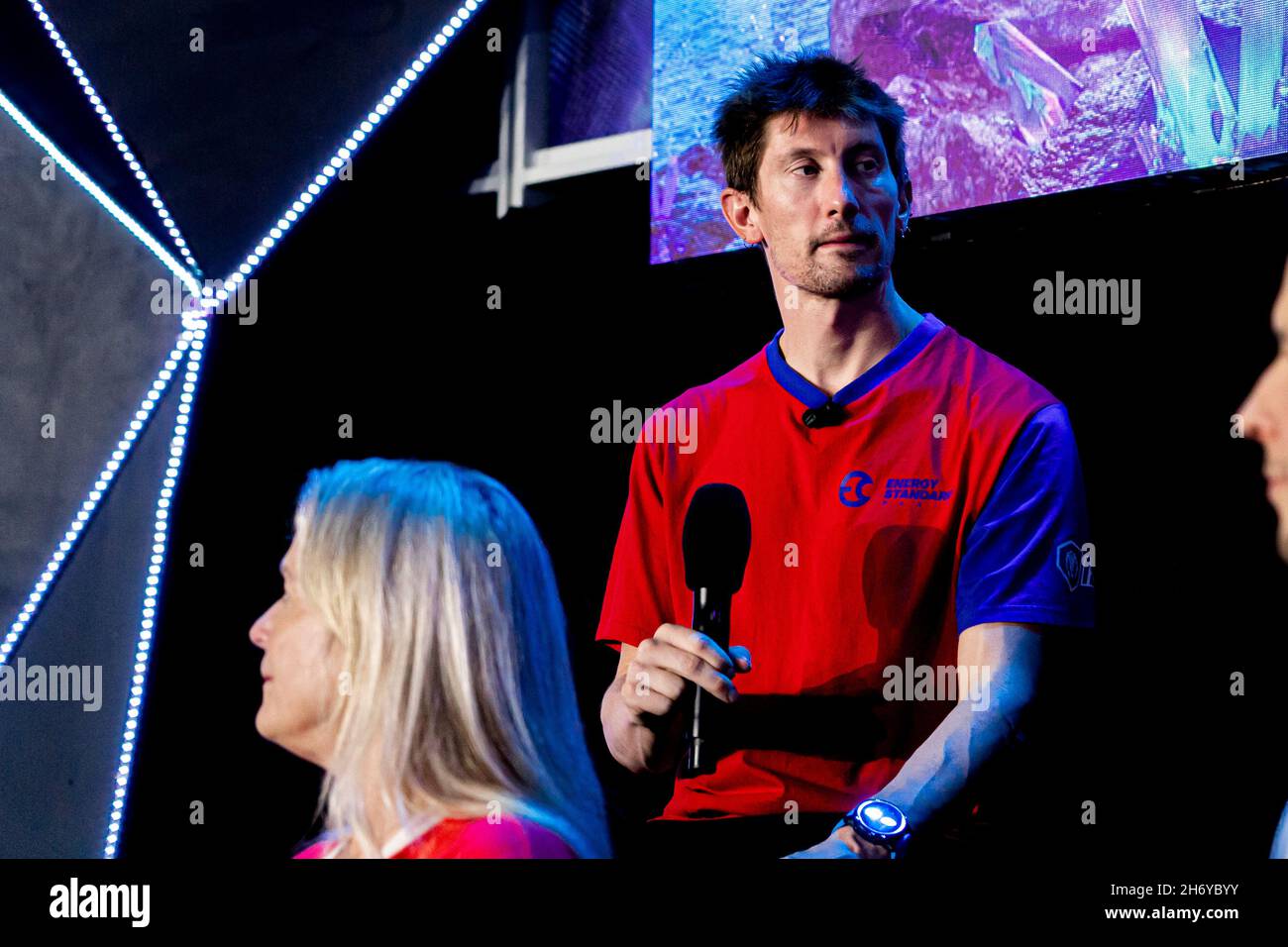 EINDHOVEN, NETHERLANDS - NOVEMBER 18: Coach Tom Rushton of Team Energy ...