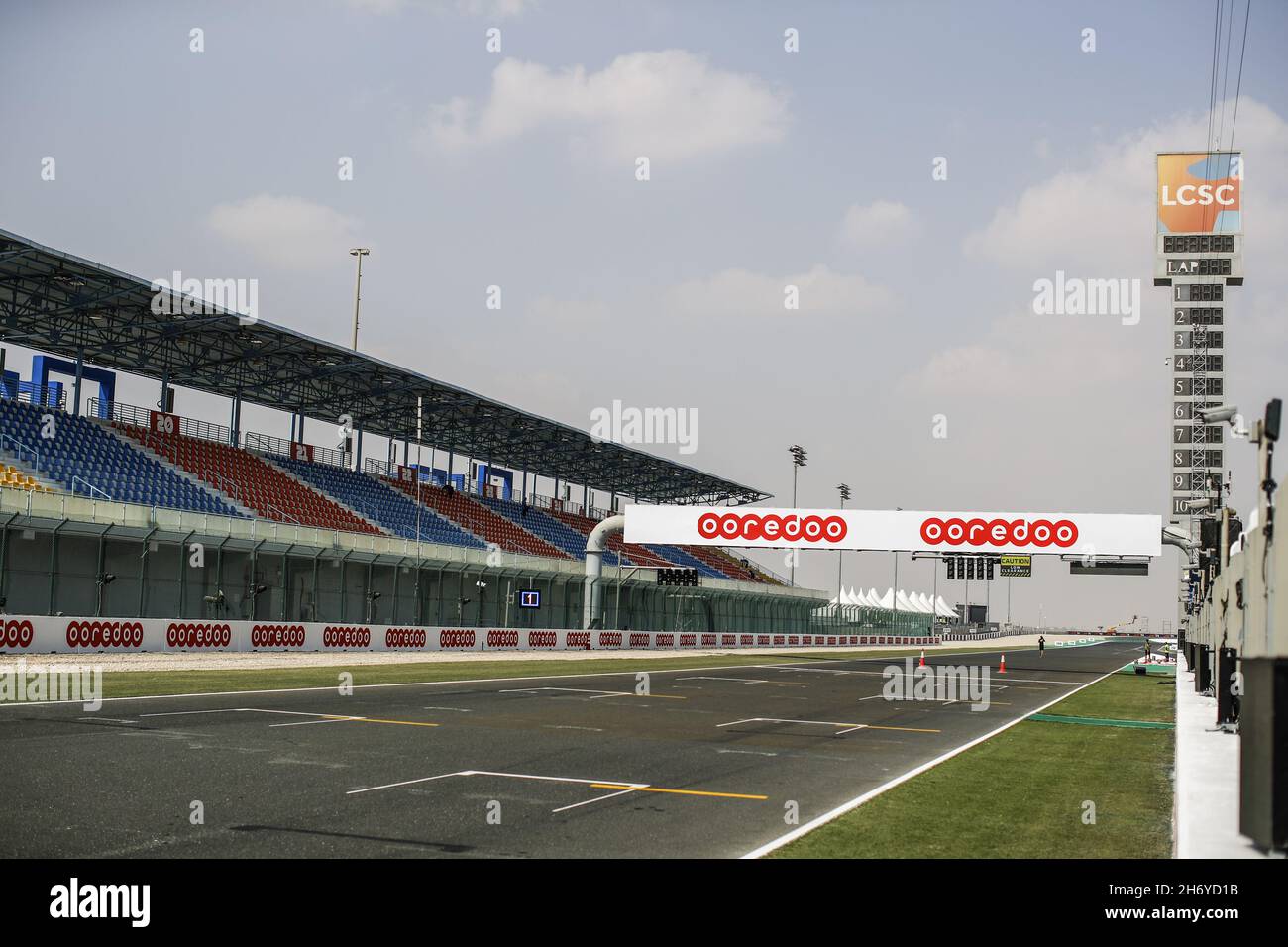Losail Circuit ambiance during the Formula 1 Ooredoo Qatar Grand Prix ...