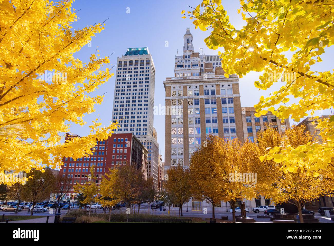 Sunny view of downtown cityscape at Tulsa, Oklahoma Stock Photo - Alamy