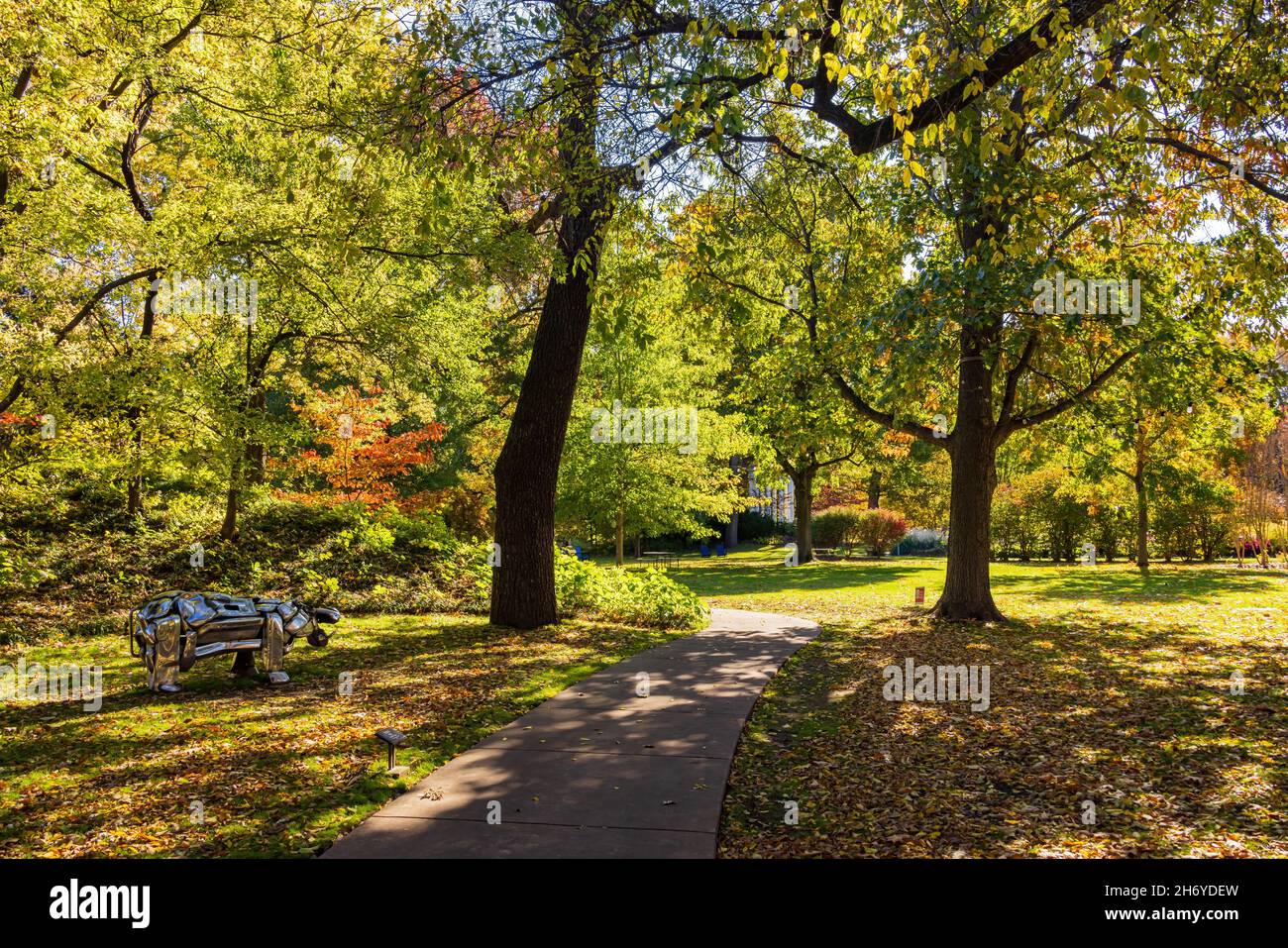 Beautiful fall color in the famous Philbrook Museum of Art at Tulsa ...