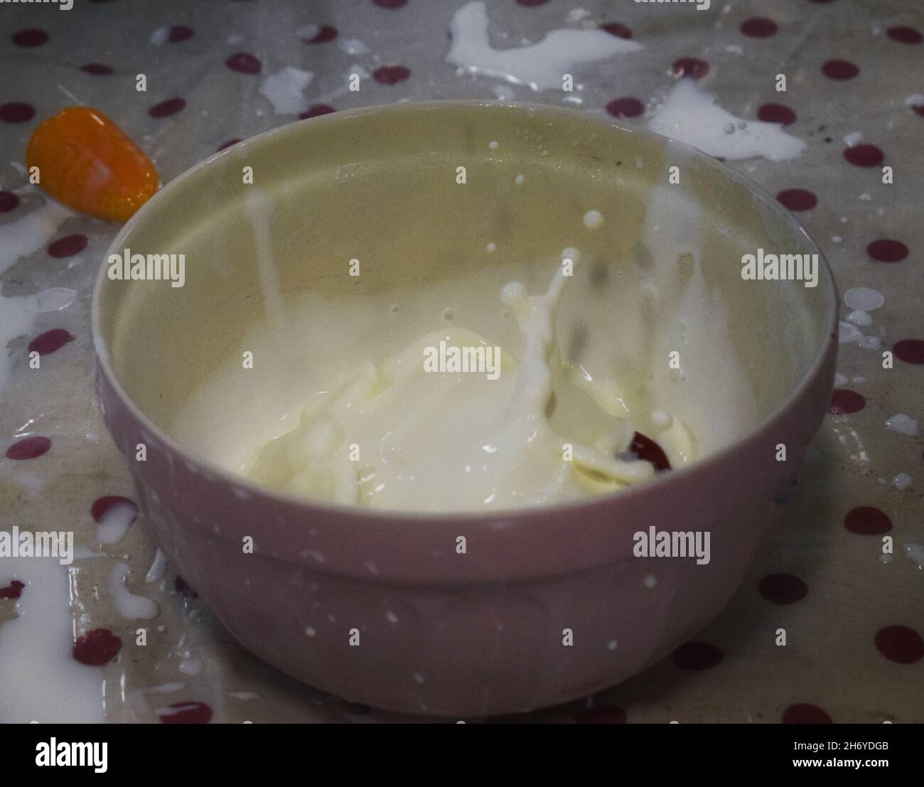 Dropped food kitchen hi-res stock photography and images - Alamy