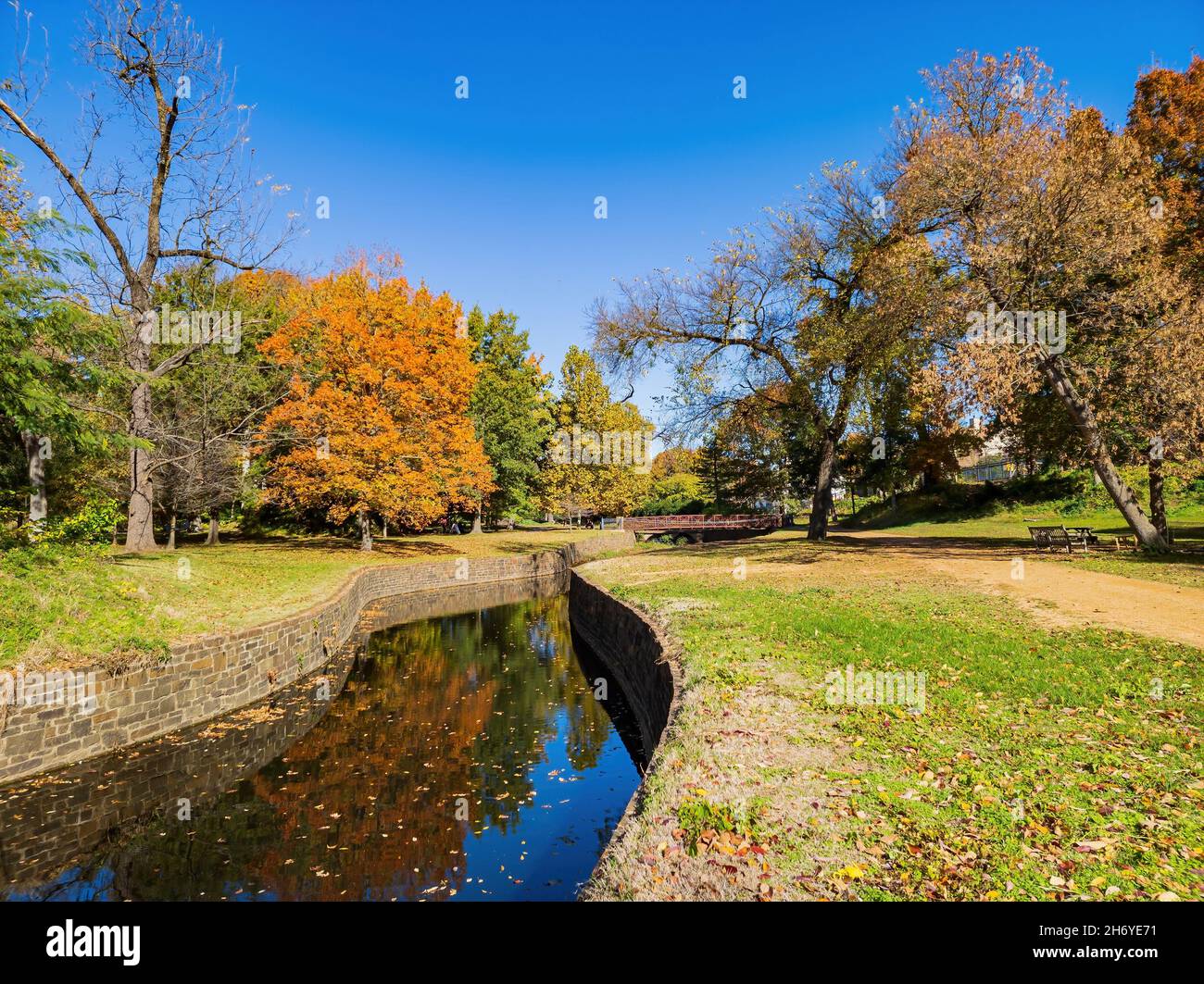 Beautiful fall color in the famous Philbrook Museum of Art at Tulsa ...