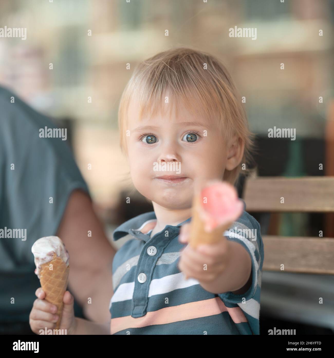 Child icecream hi-res stock photography and images - Alamy