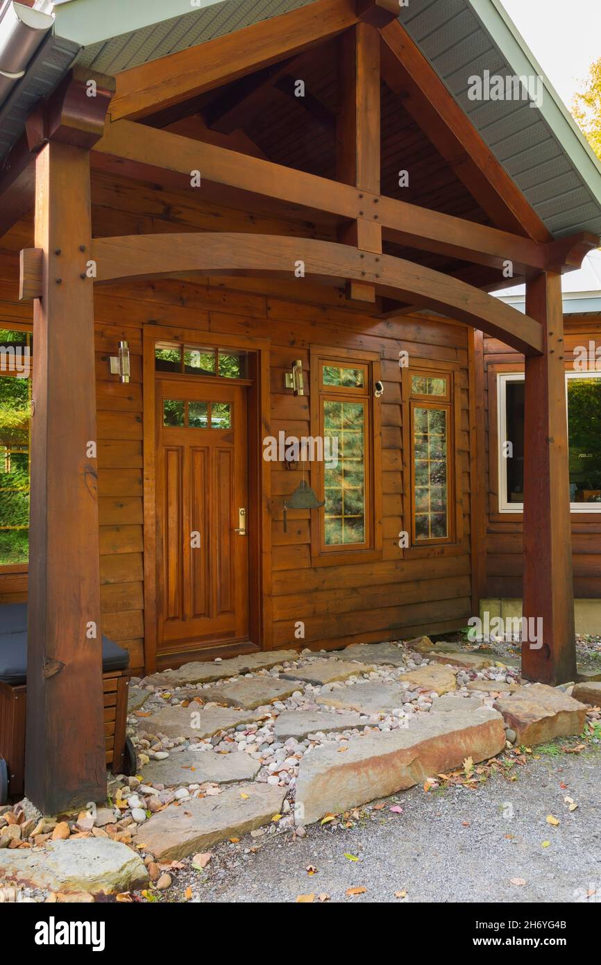 Timber frame residential house hi-res stock photography and images - Alamy