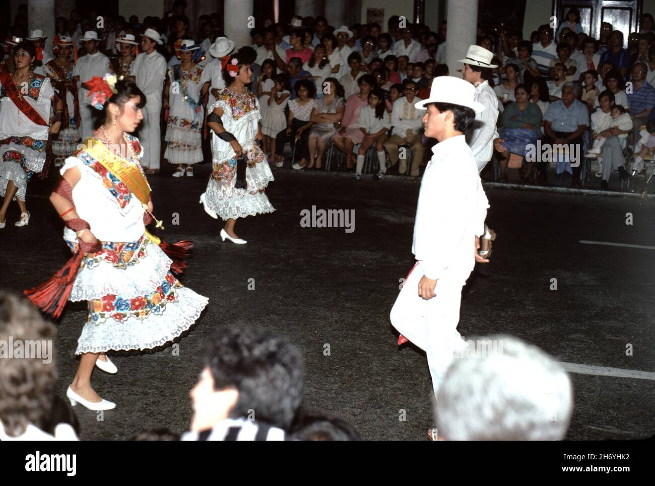Merida, Yucatan, Mexico. 12/31/1985. New Year’s Eve Dance Festival ...
