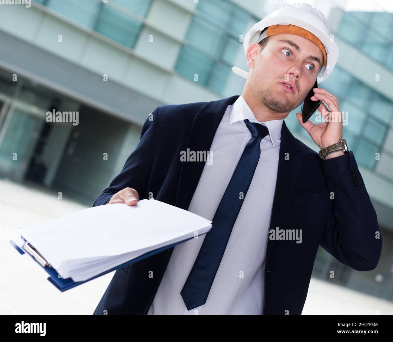 Master in suit hat hi-res stock photography and images - Alamy