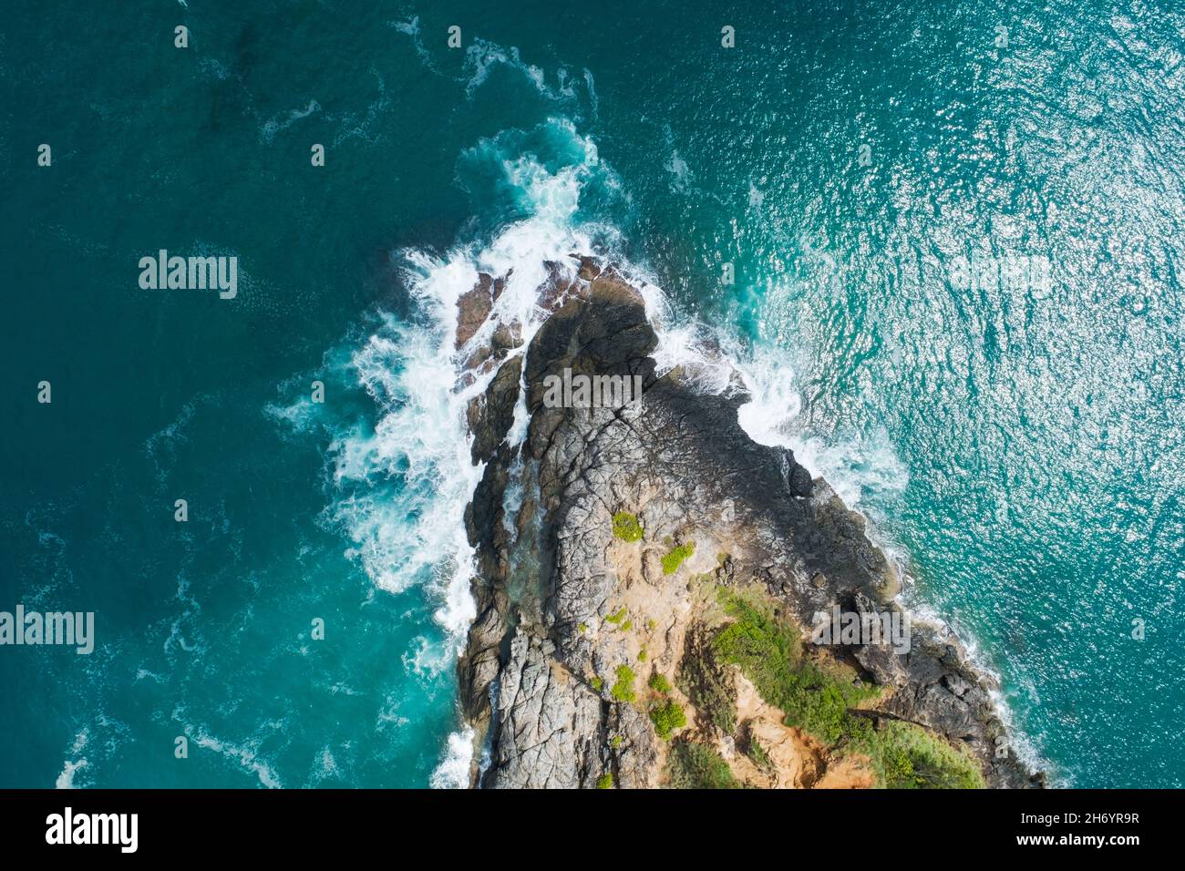 Aerial view Top down seashore big wave crashing on rock cliff Beautiful ...